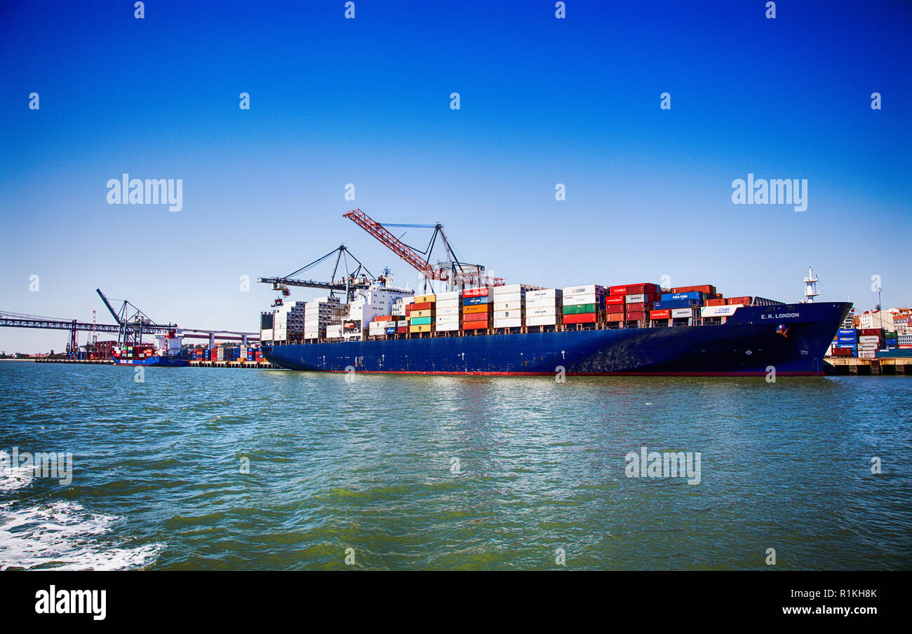 Semi container ship hi-res stock photography and images - Alamy