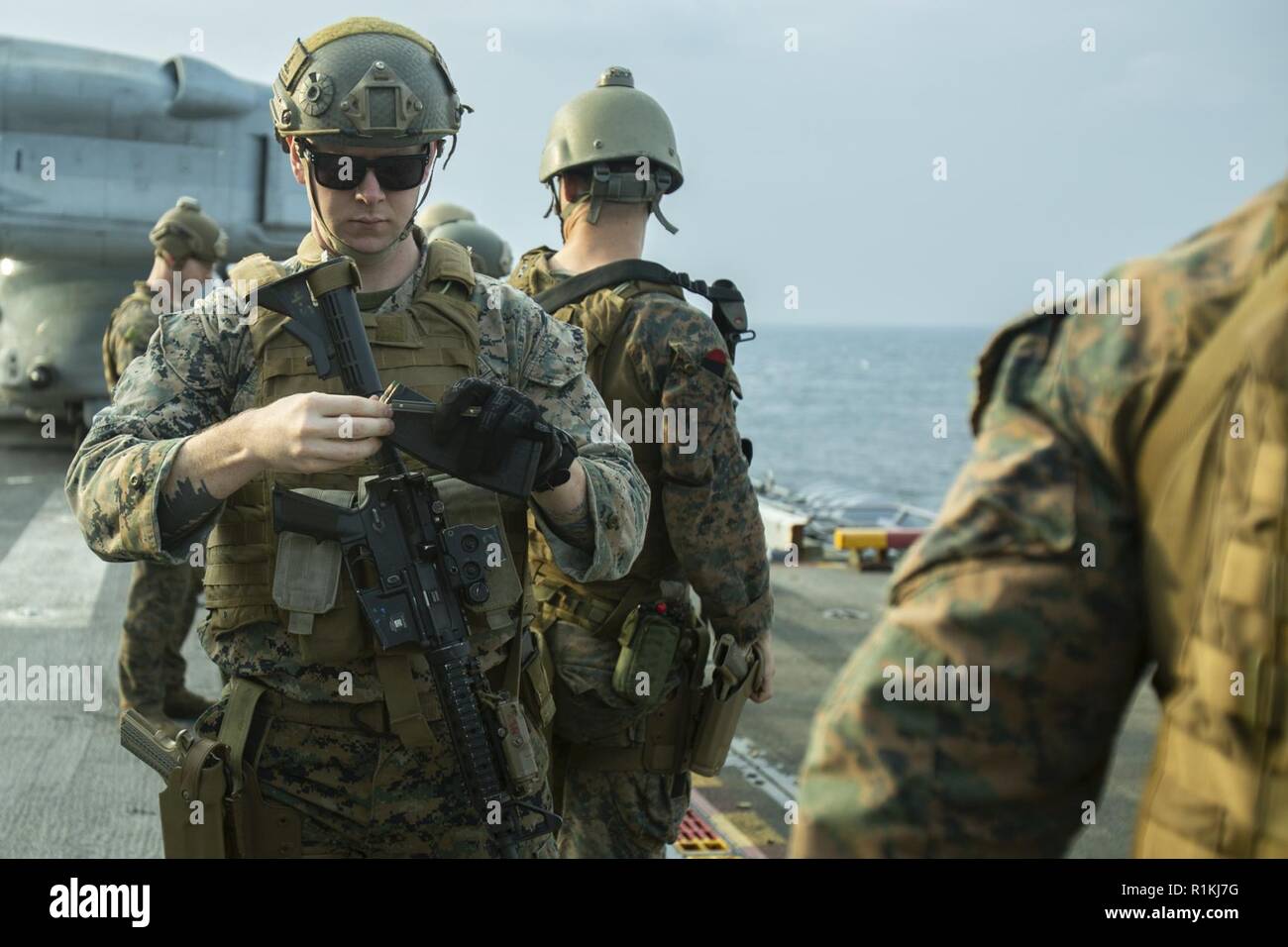 A reconnaissance Marine with the 31st Marine Expeditionary Unit’s ...