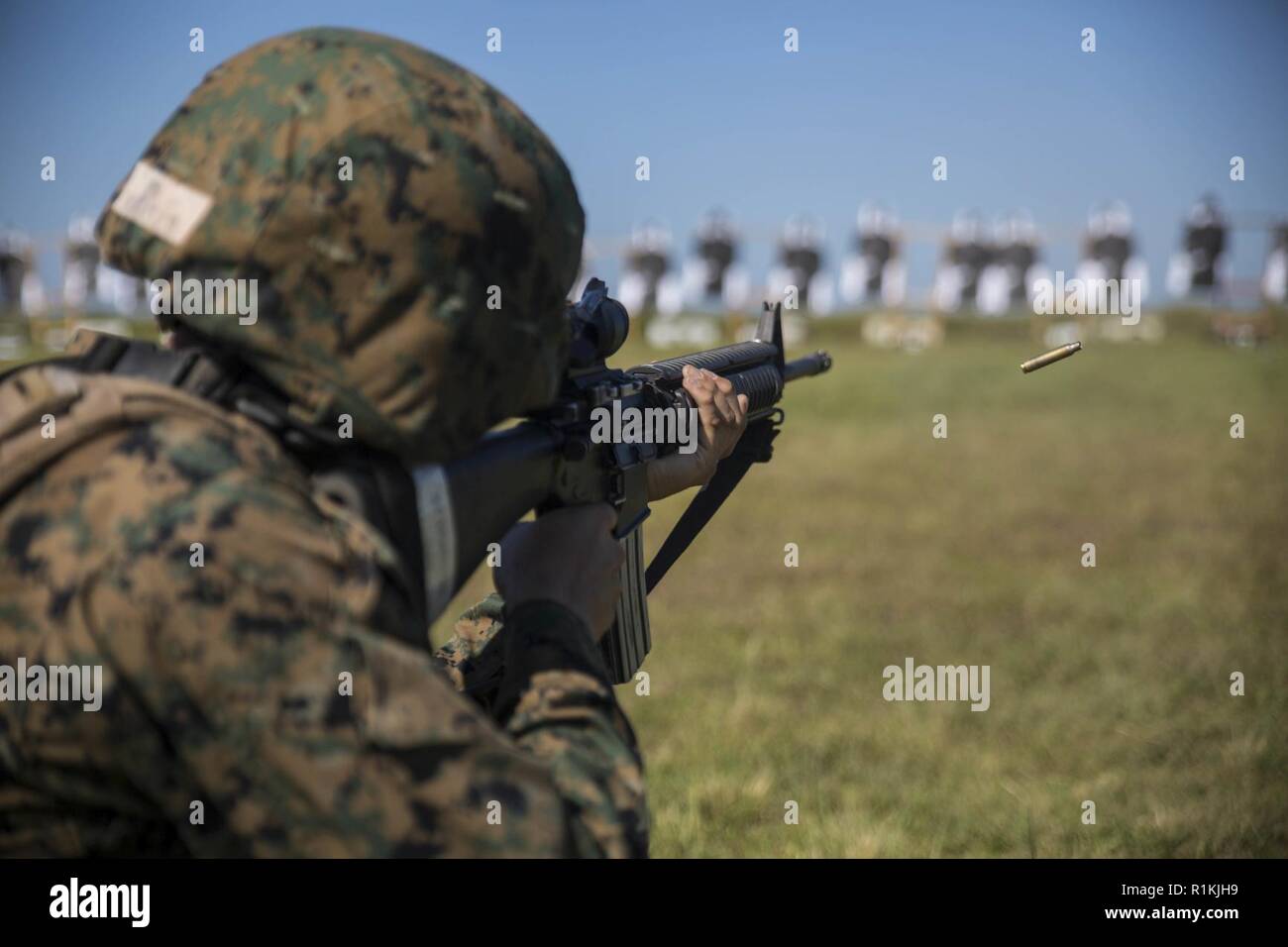 Rifle qualification course hi-res stock photography and images - Alamy