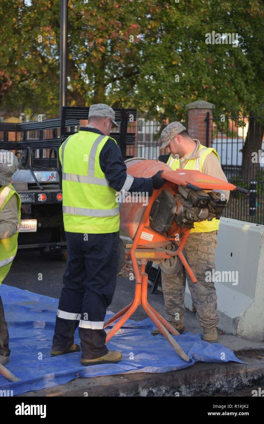 Raf mildenhall gates hi-res stock photography and images - Alamy