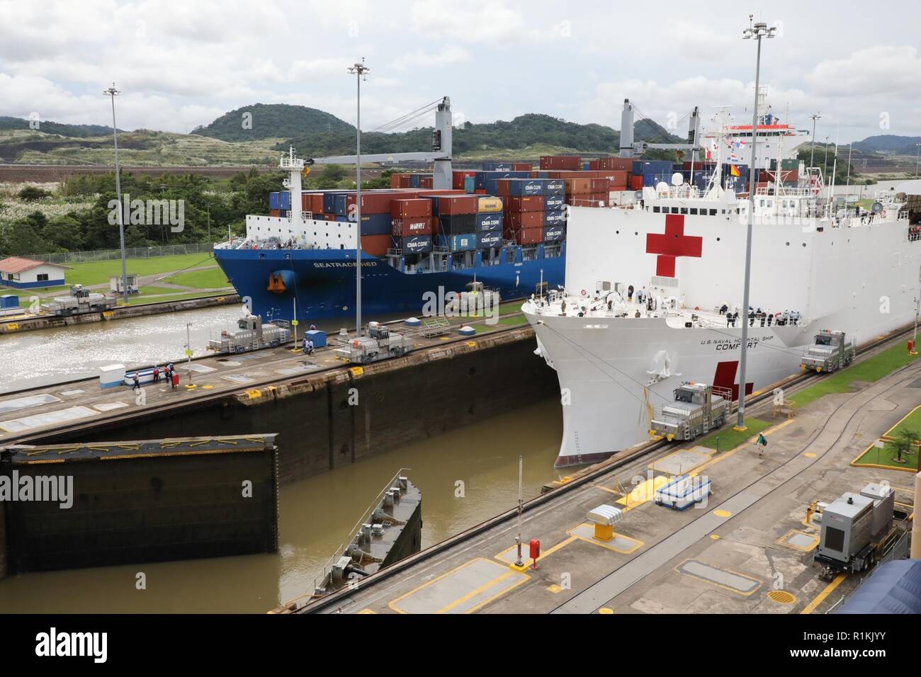PANAMA (Oct. 17, 2018) — The hospital ship USNS Comfort transits the ...