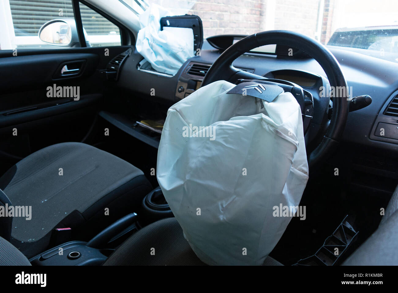 Airbags Deployed High Resolution Stock Photography and Images - Alamy