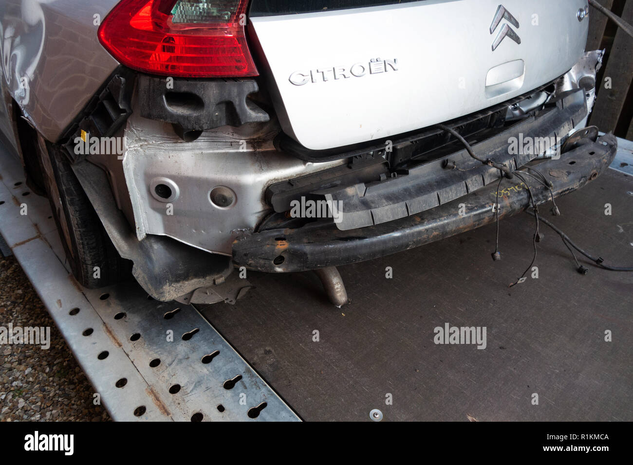 Rear end accident crash damage hi-res stock photography and images - Alamy