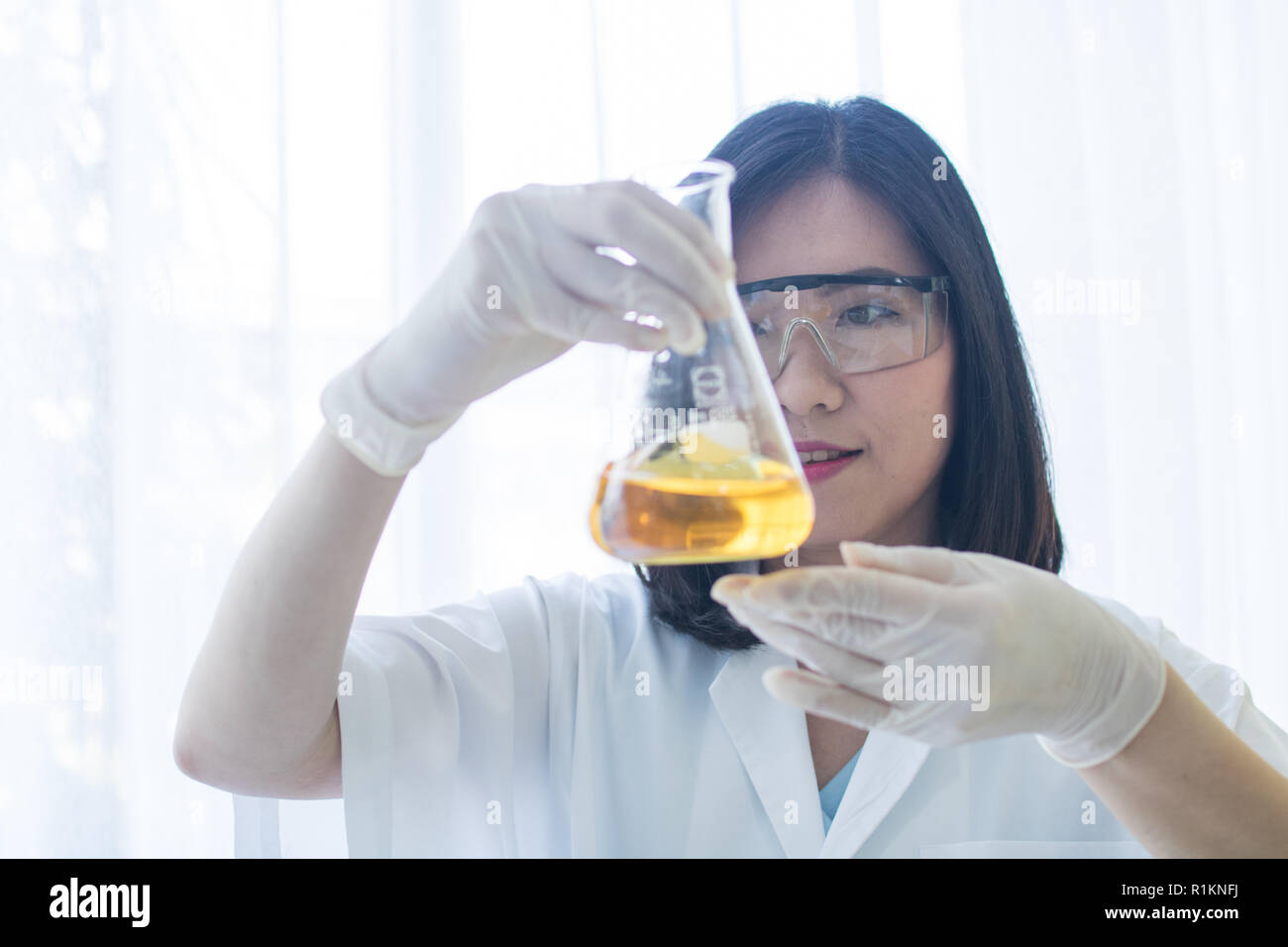 Reagent chemical hi-res stock photography and images - Alamy