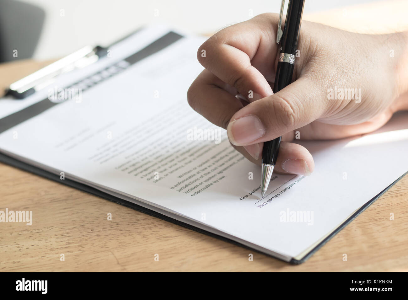 Contract paper hi-res stock photography and images - Alamy