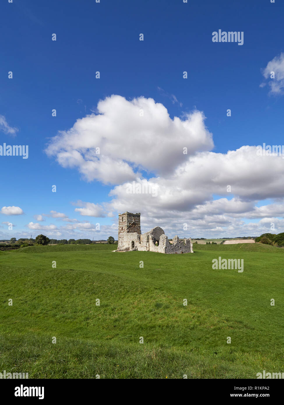 Knowlton Church in the middle of a neolithic henge monument earthwork ...