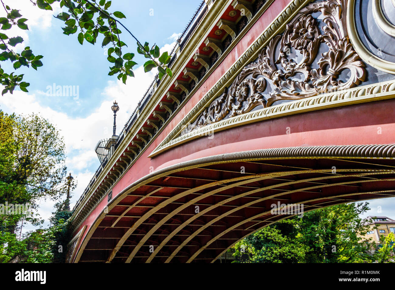 The famous Victorian Archway Bridge, built in 1897 to replace the ...