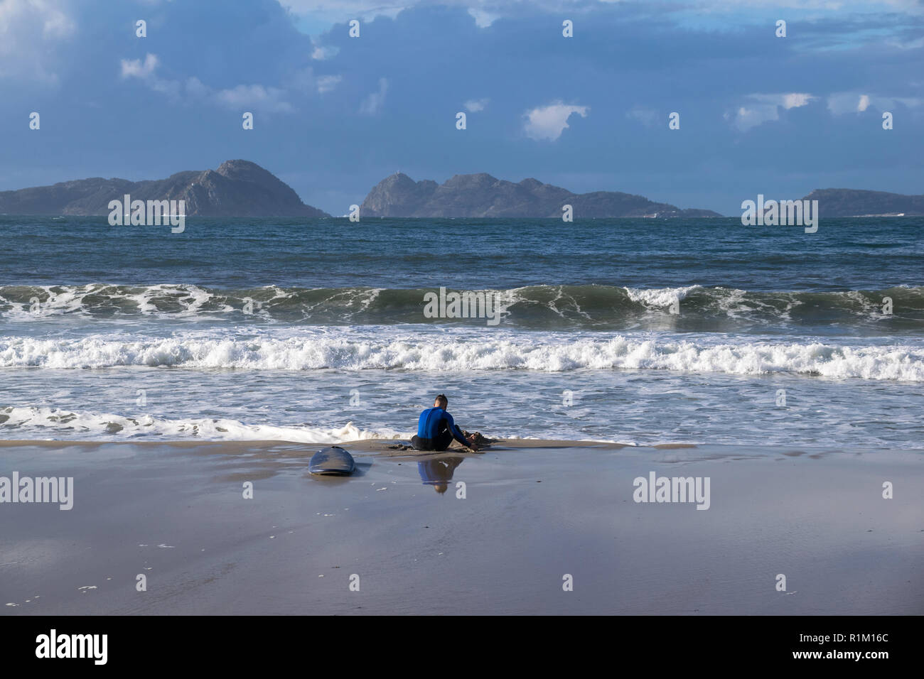 Surfer boy hi-res stock photography and images - Alamy