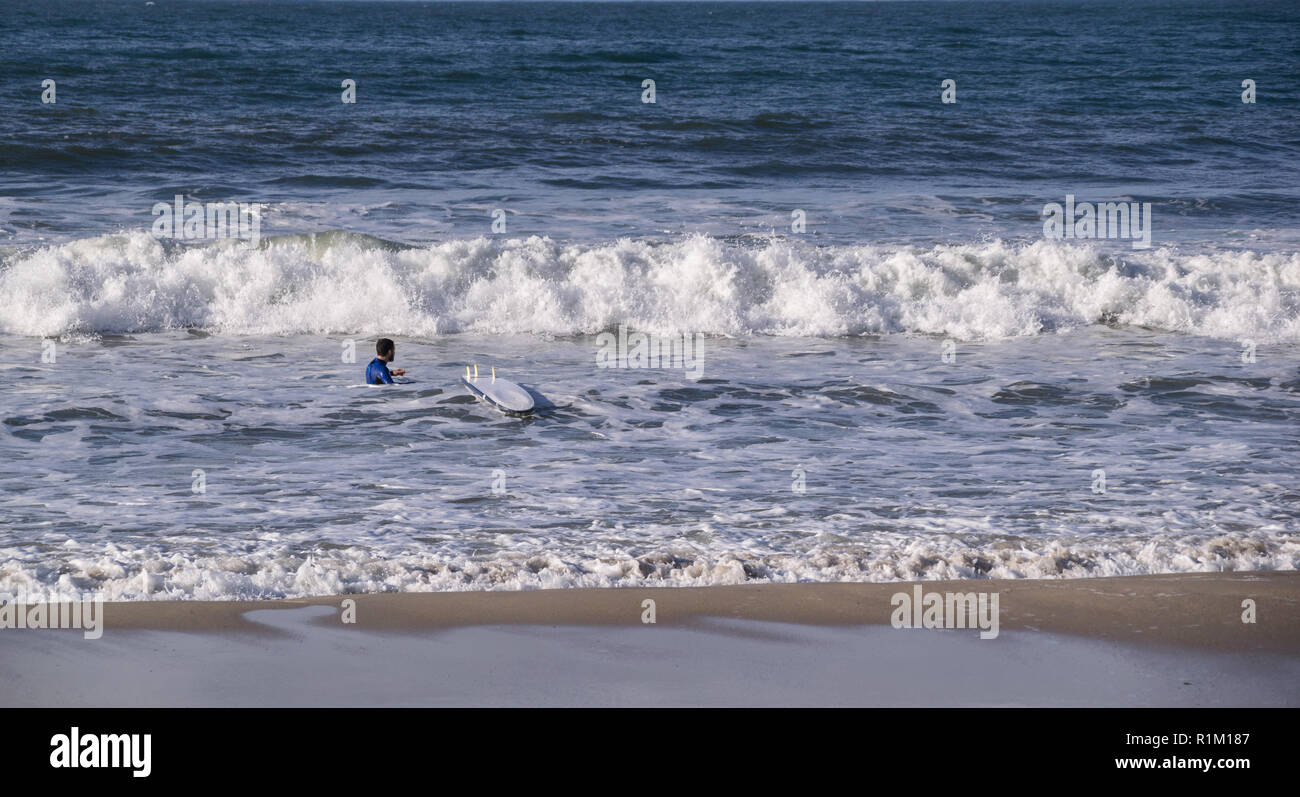 Surfer boy hi-res stock photography and images - Alamy