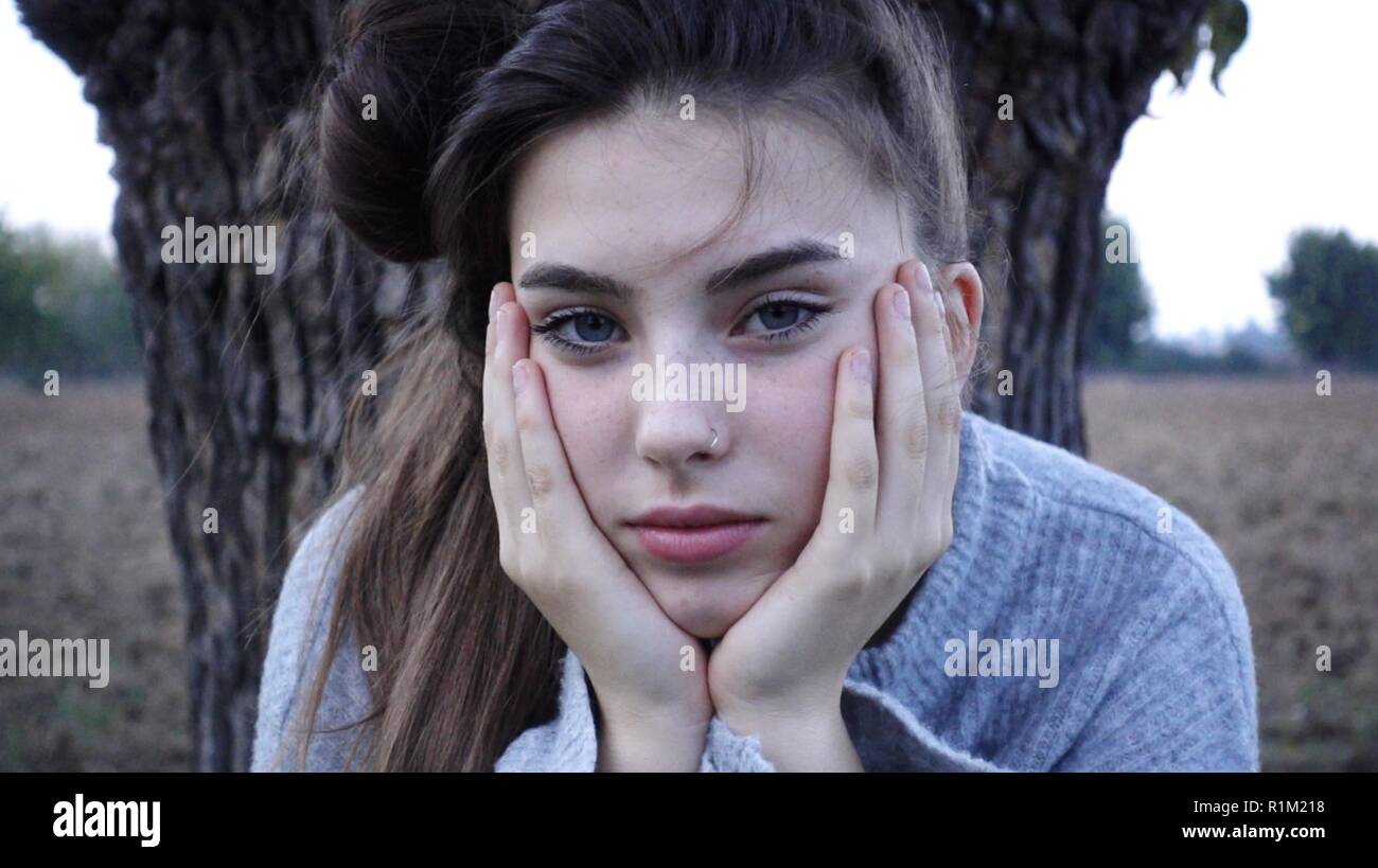 Beautiful girl 14 years old hi-res stock photography and images - Alamy