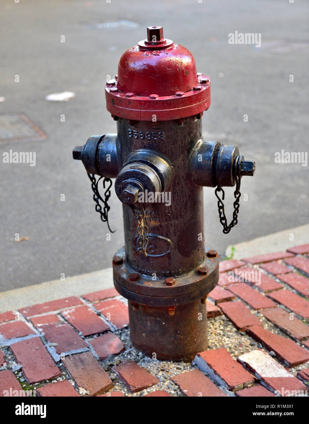 American fire hydrant hi-res stock photography and images - Alamy