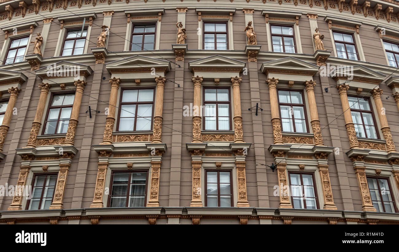Old downtown building hi-res stock photography and images - Alamy