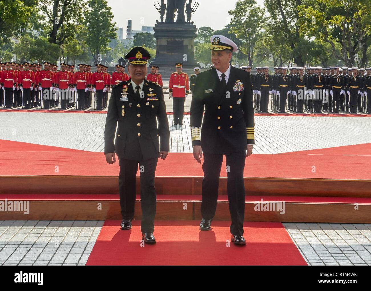 Commander in chief of the royal thai navy hi-res stock photography and ...