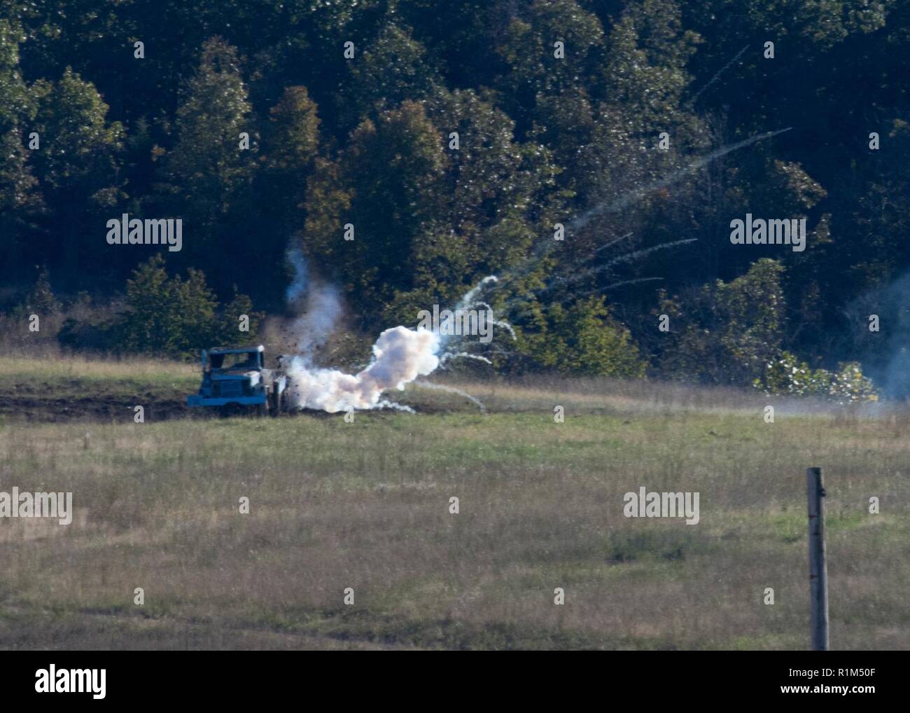 White phosphorus bomb hi-res stock photography and images - Alamy