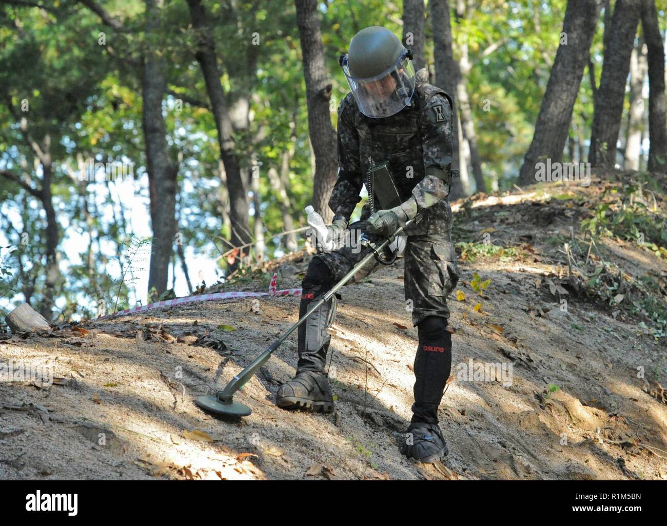 Landmine removal hi-res stock photography and images - Alamy