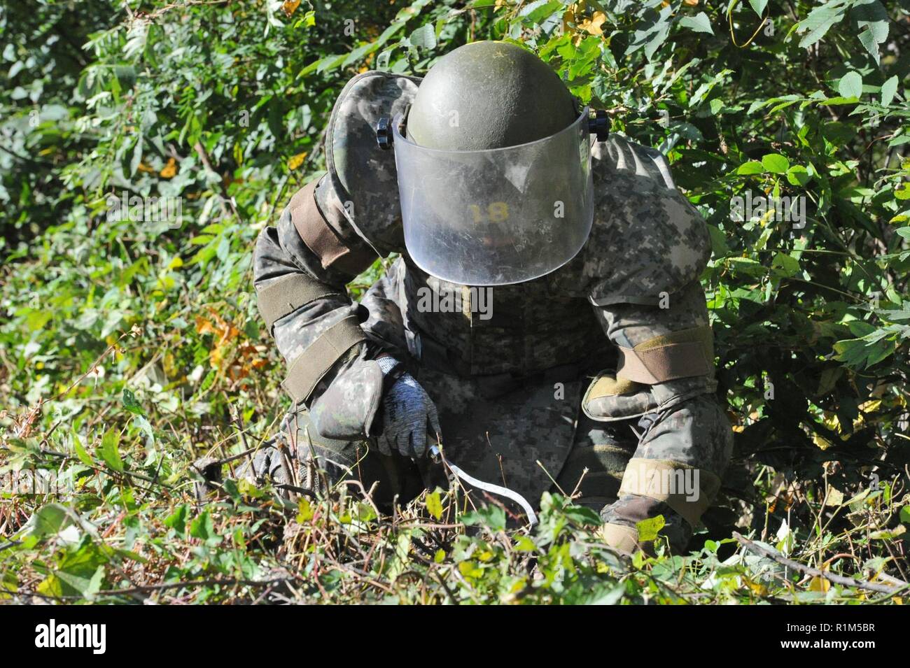 Landmine removal hi-res stock photography and images - Alamy