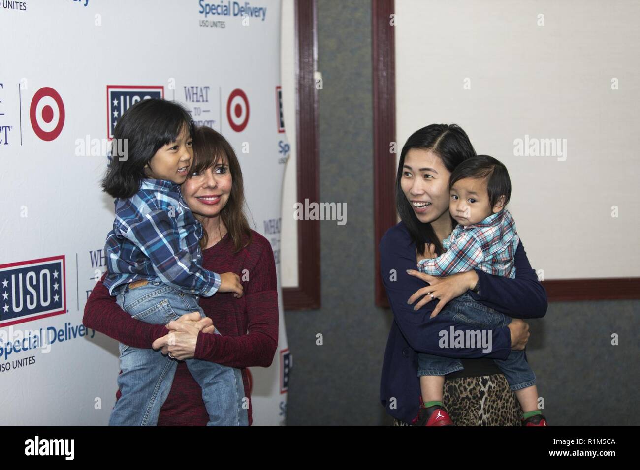 Heidi Murkoff, second from the left, the author of the What to Expect ...