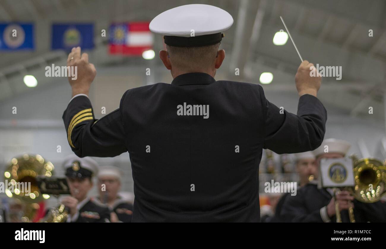 Navy boot camp graduation hi-res stock photography and images - Alamy