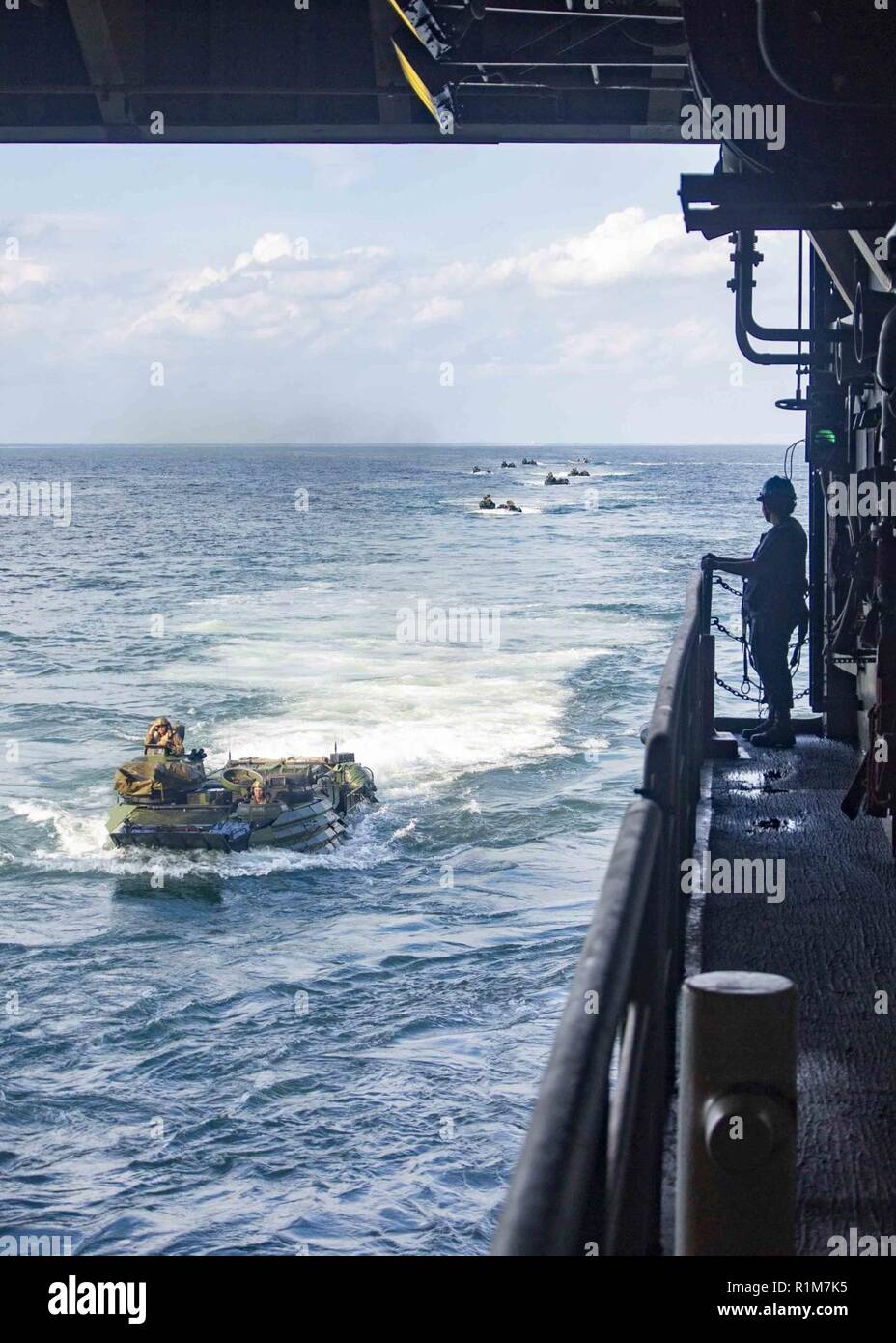 Marine Assault Amphibian Vehicles with Battalion Landing Team, 1st ...