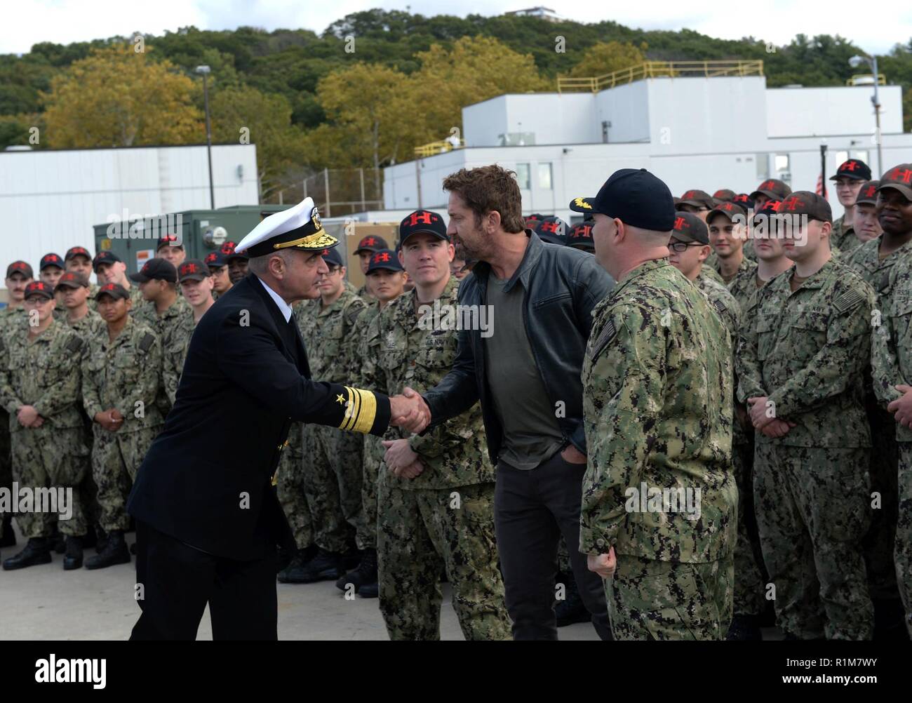 Hunter killer movie butler hi-res stock photography and images - Alamy