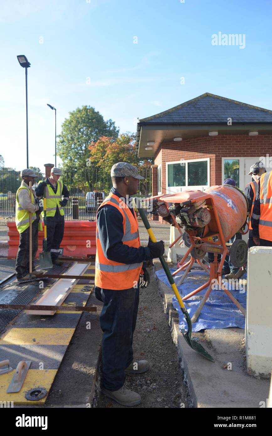 Raf mildenhall gates hi-res stock photography and images - Alamy