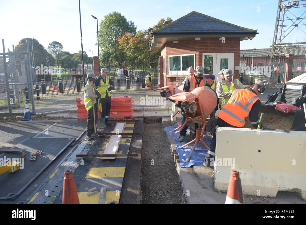 Raf mildenhall gates hi-res stock photography and images - Alamy