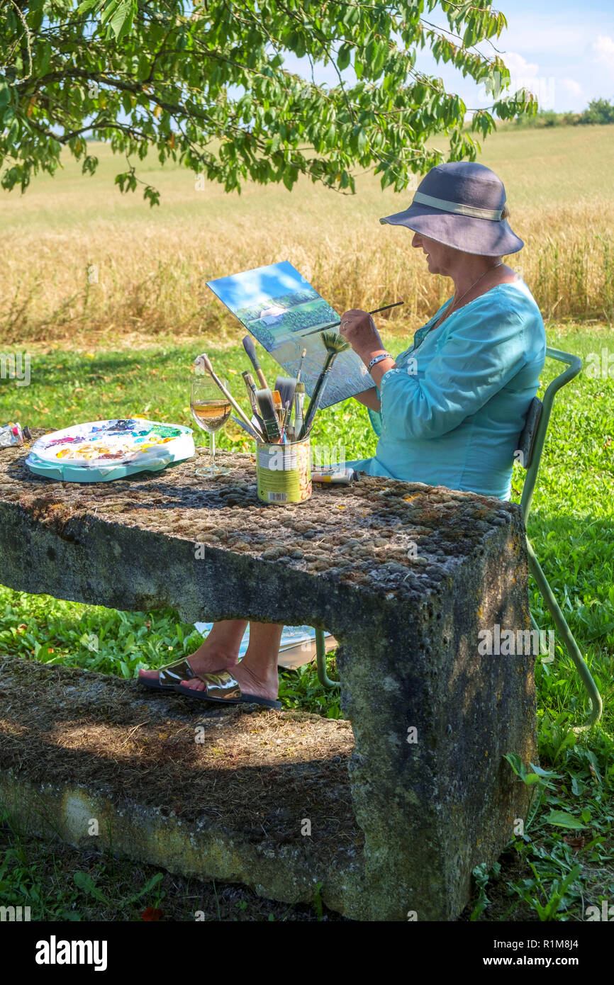 Shade paint hi-res stock photography and images - Alamy