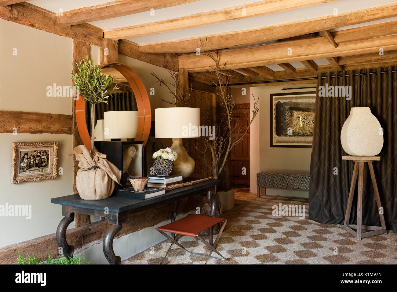 Circular hall hi-res stock photography and images - Alamy