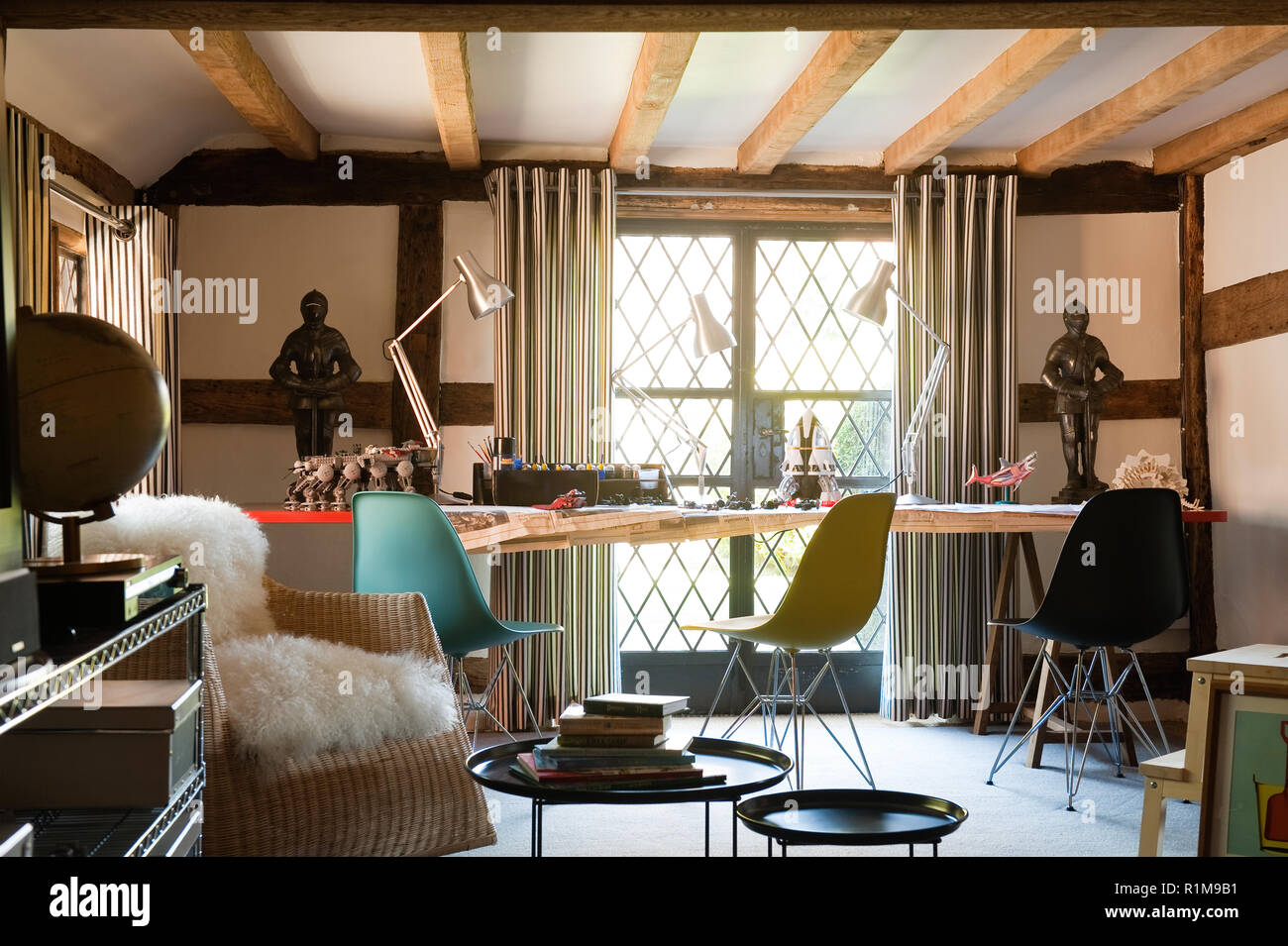 Office timber building interior hi-res stock photography and images - Alamy