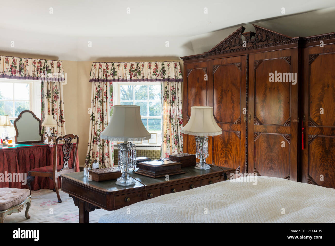 Edwardian bedroom hi-res stock photography and images - Alamy