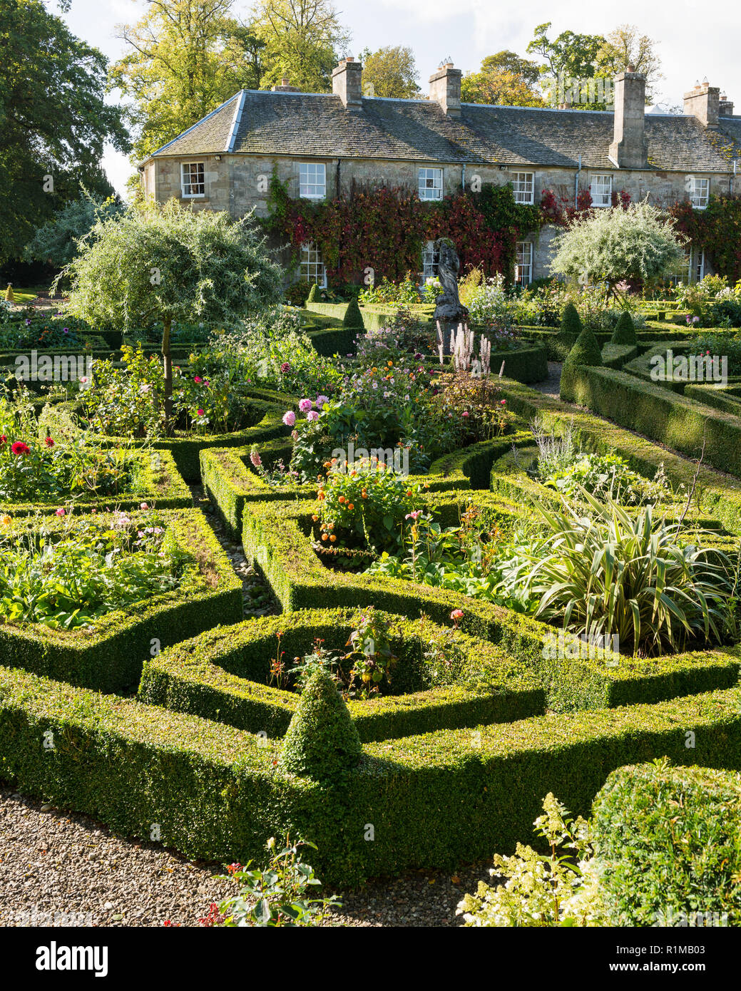 Edwardian house and garden hi-res stock photography and images - Alamy