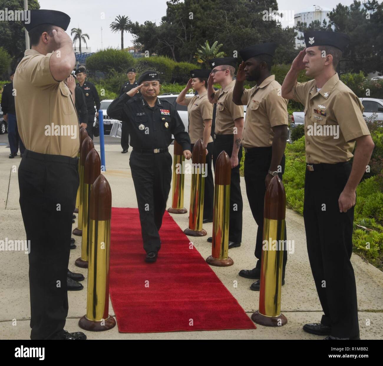 SAN DIEGO (Oct. 22, 2018) Republic of Korea (ROK) Army Gen. Hanki Park ...