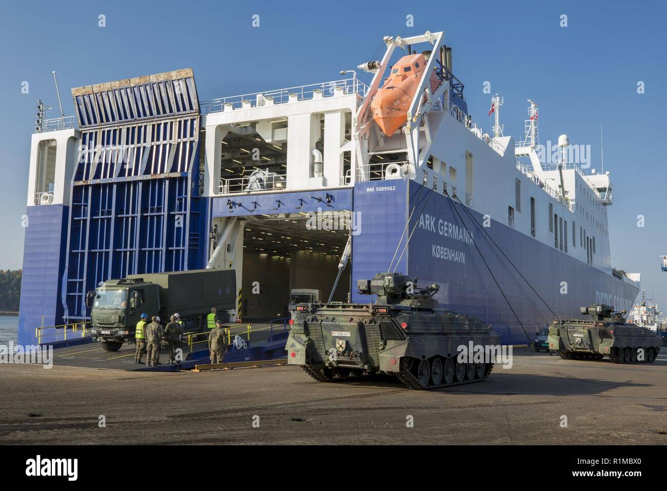 Unloading of armoured combat vehicle Marder from the Danish roll-on ...