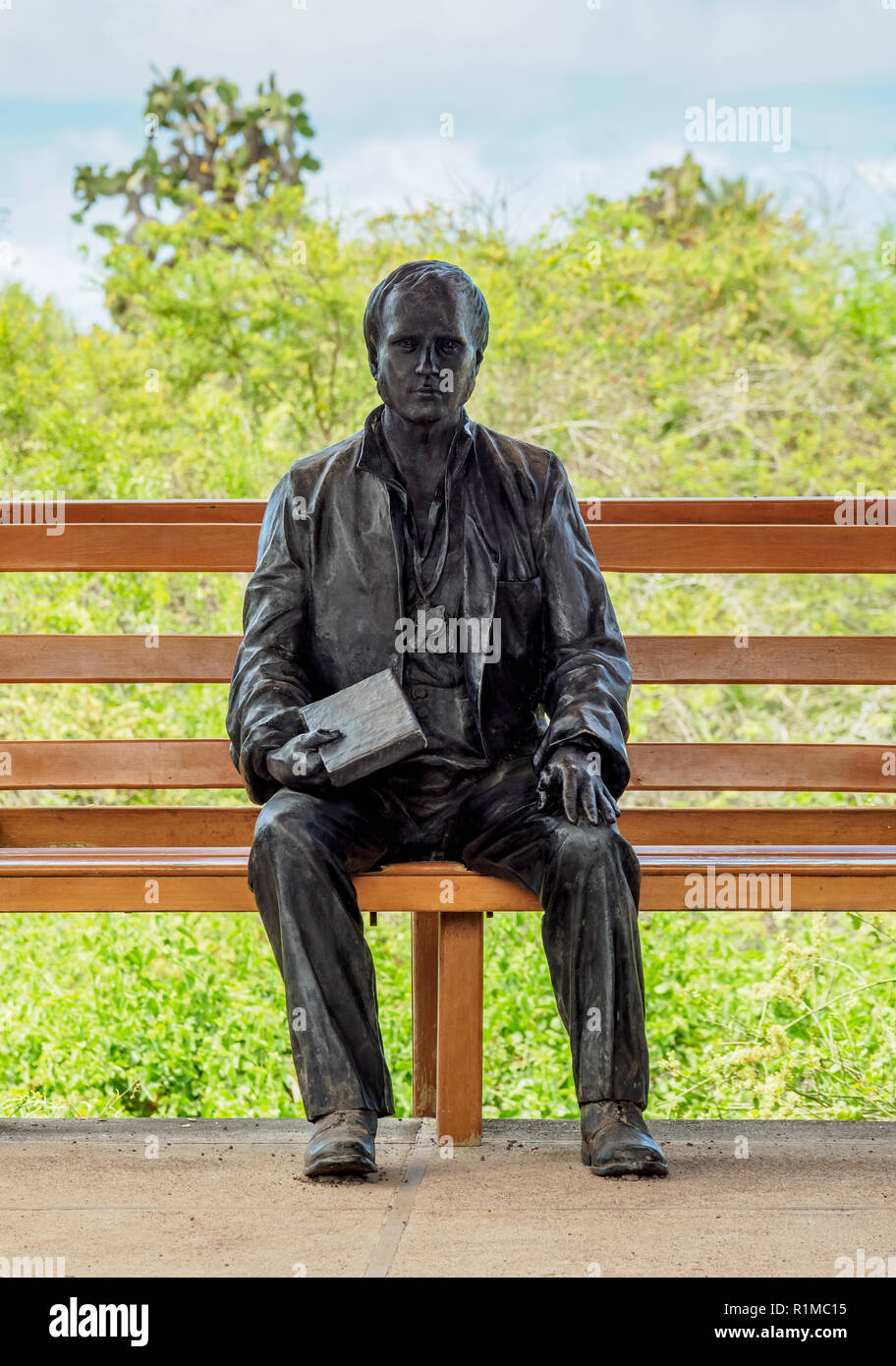 Charles Darwin Statue, Charles Darwin Research Station, Puerto Ayora ...