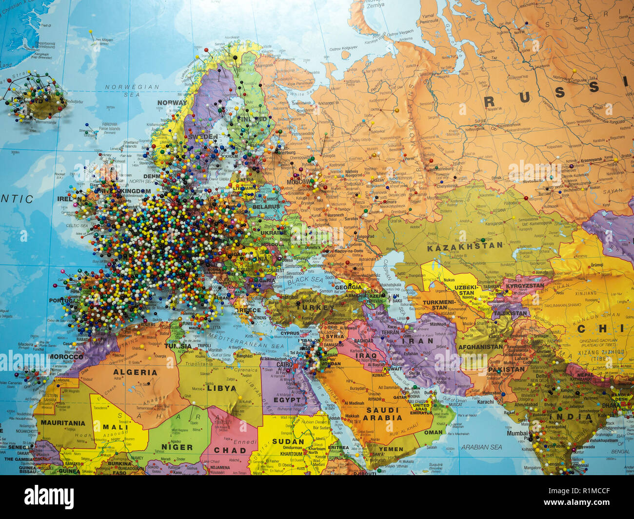 Push pin europe map hi-res stock photography and images - Alamy