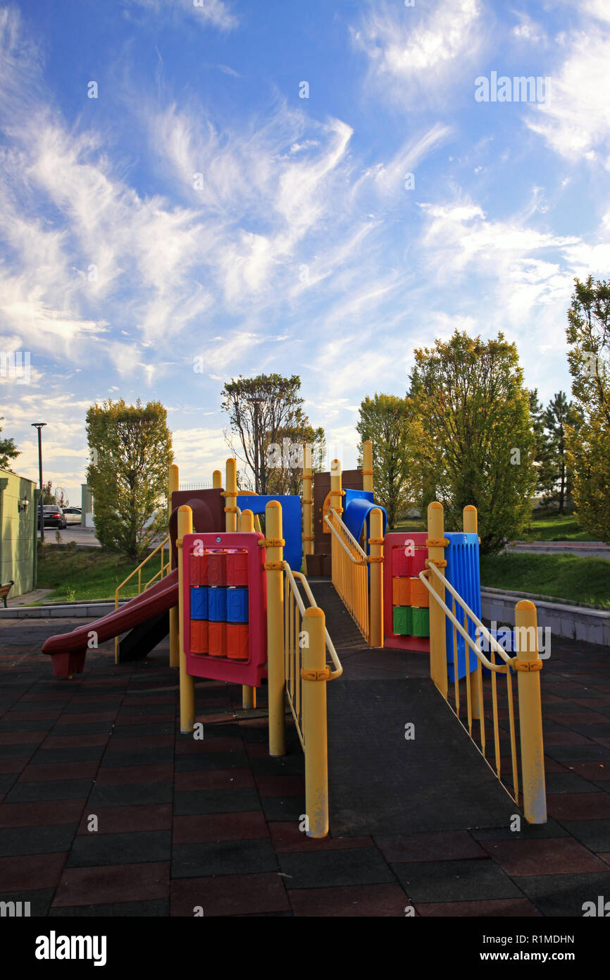 Kids and playgrounds hi-res stock photography and images - Alamy