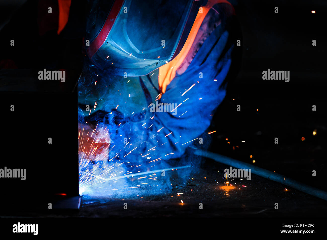 Welder work in metal industry hi-res stock photography and images - Alamy