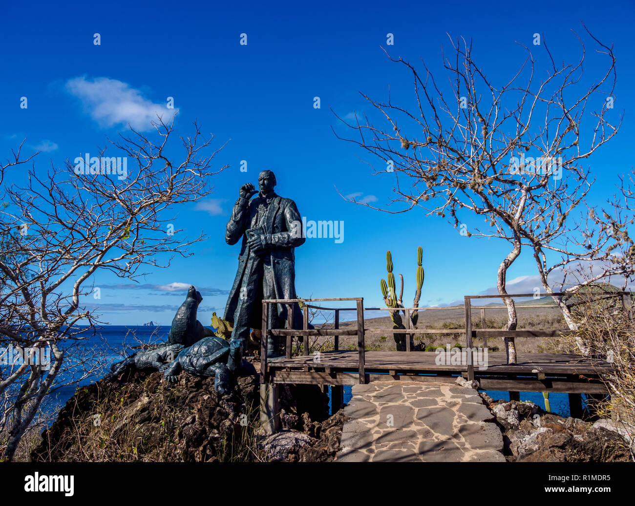 Charles Darwin Statue, Cerro Tijeretas, San Cristobal or Chatham Island ...