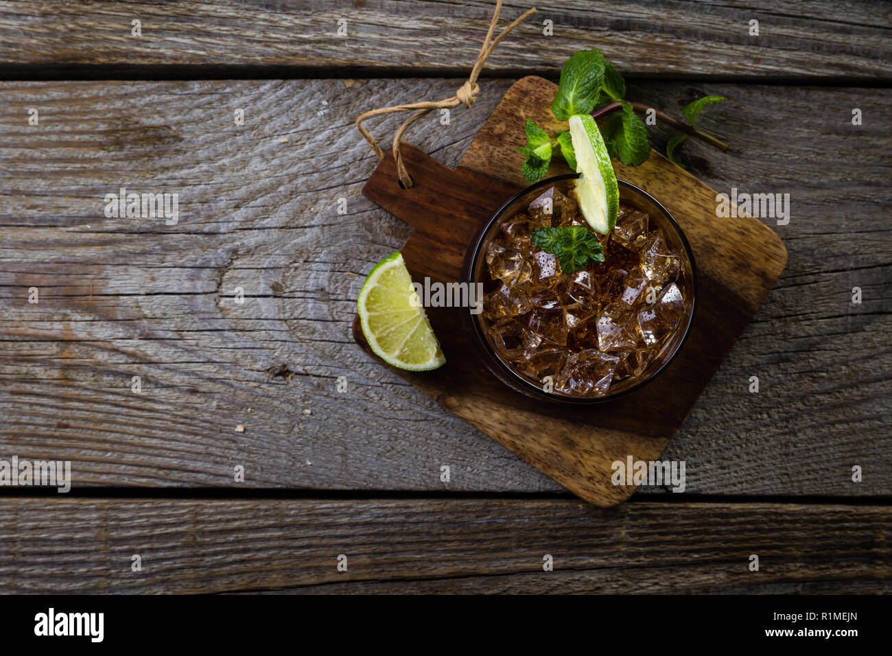 Whiskey cocktail overhead hi-res stock photography and images - Alamy