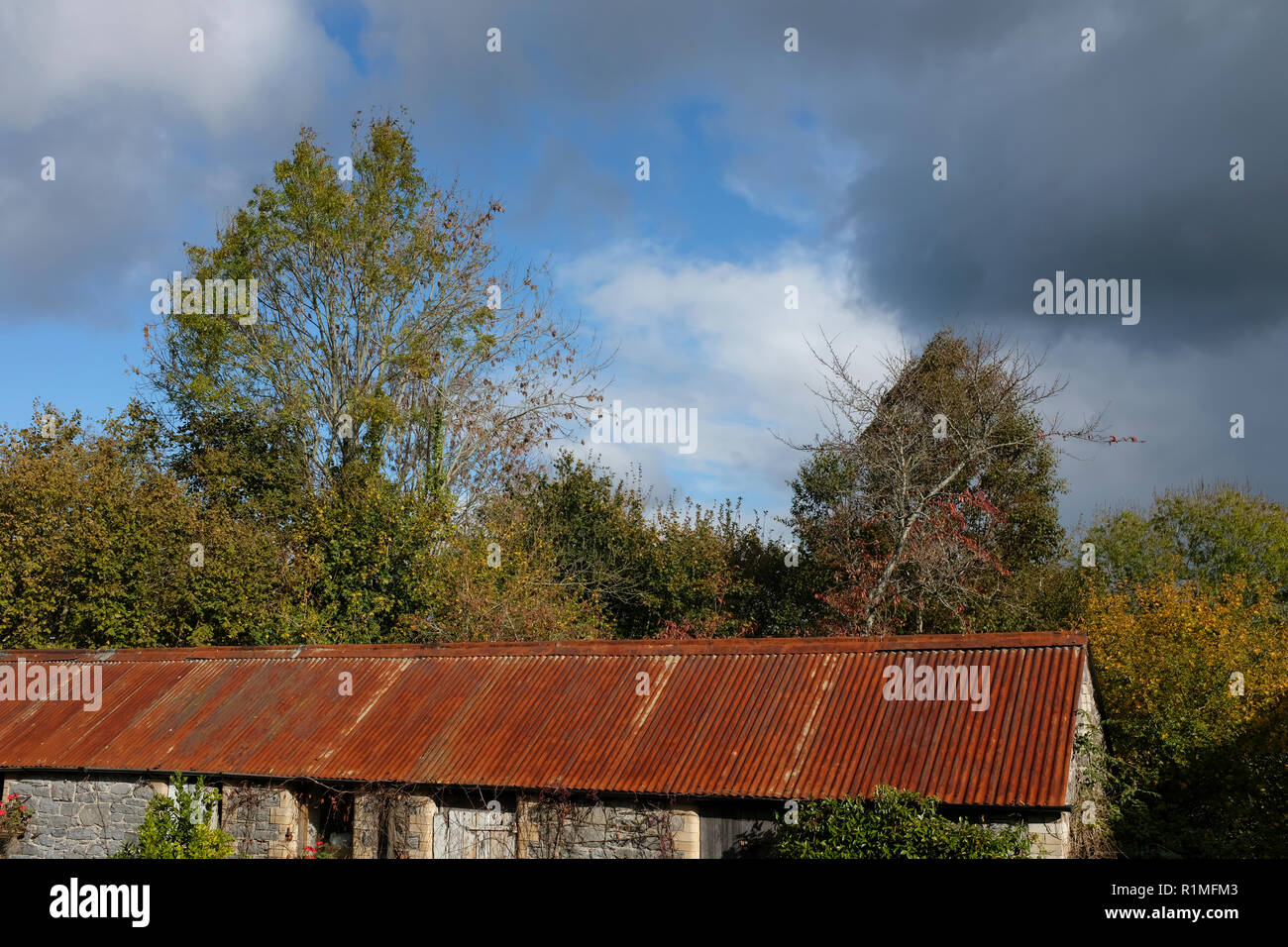 Rusty roof hi-res stock photography and images - Alamy