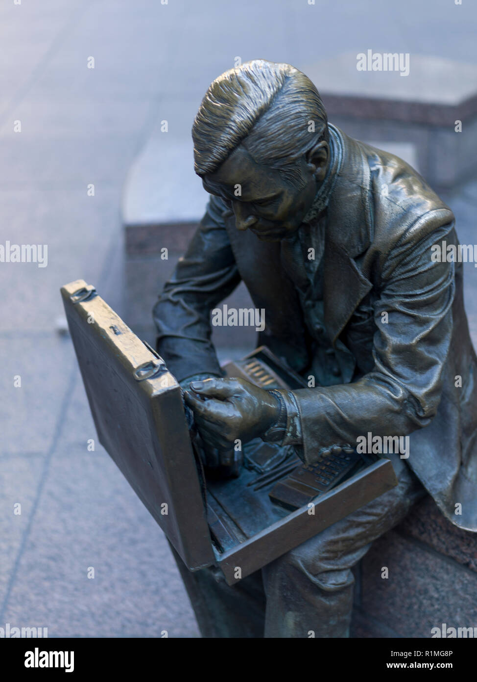 Double Check sculpture by John Seward Johnson II, Zuccotti Park ...