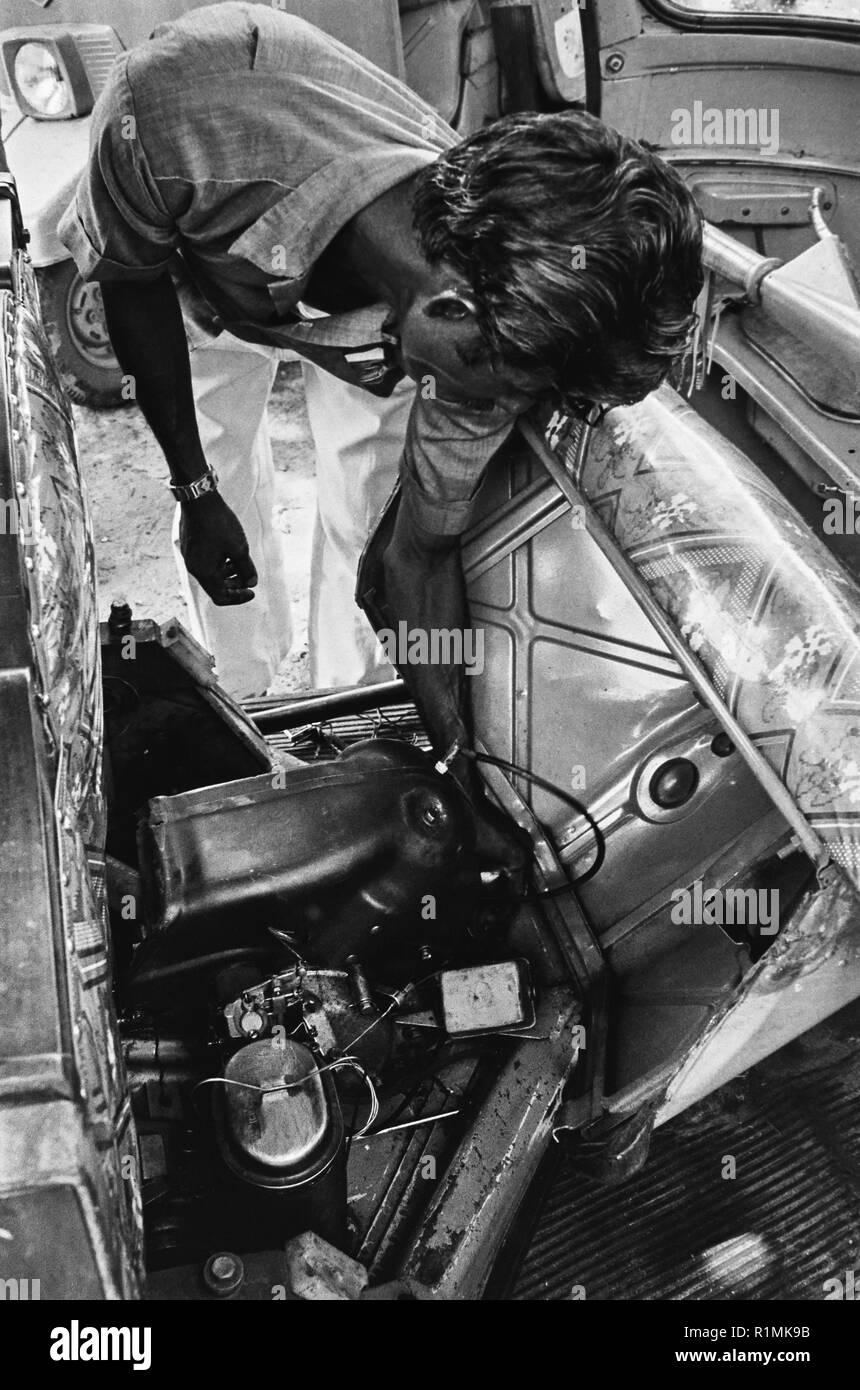 Auto rickshaw bangladesh hi-res stock photography and images - Alamy