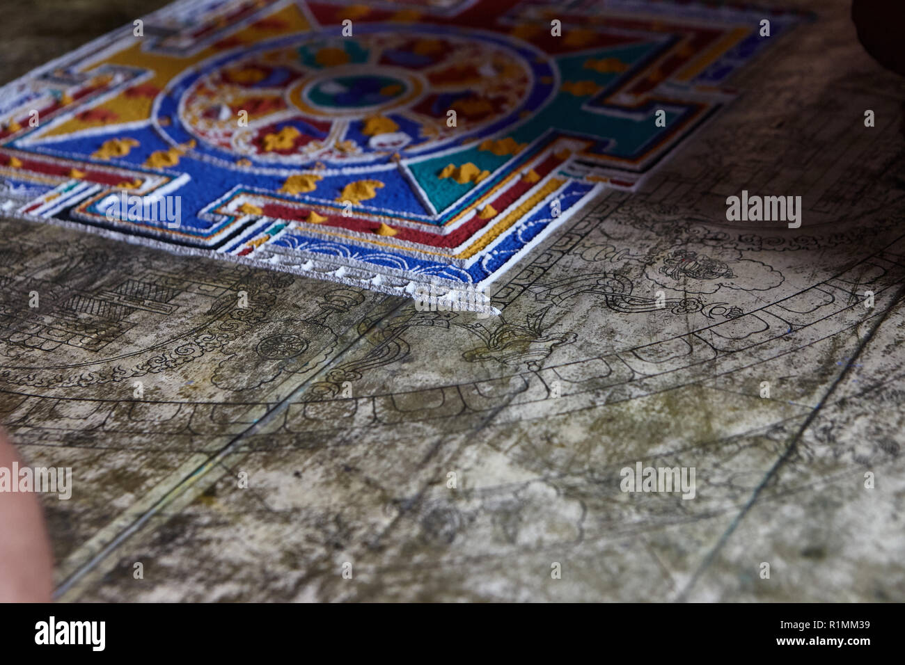 Sand mandala hi-res stock photography and images - Alamy