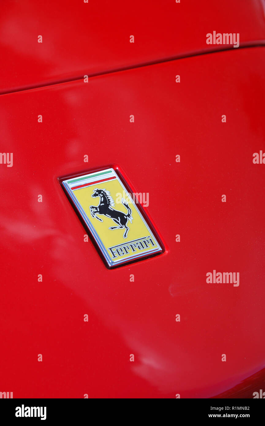 Ferrari logo rosso hi-res stock photography and images - Alamy