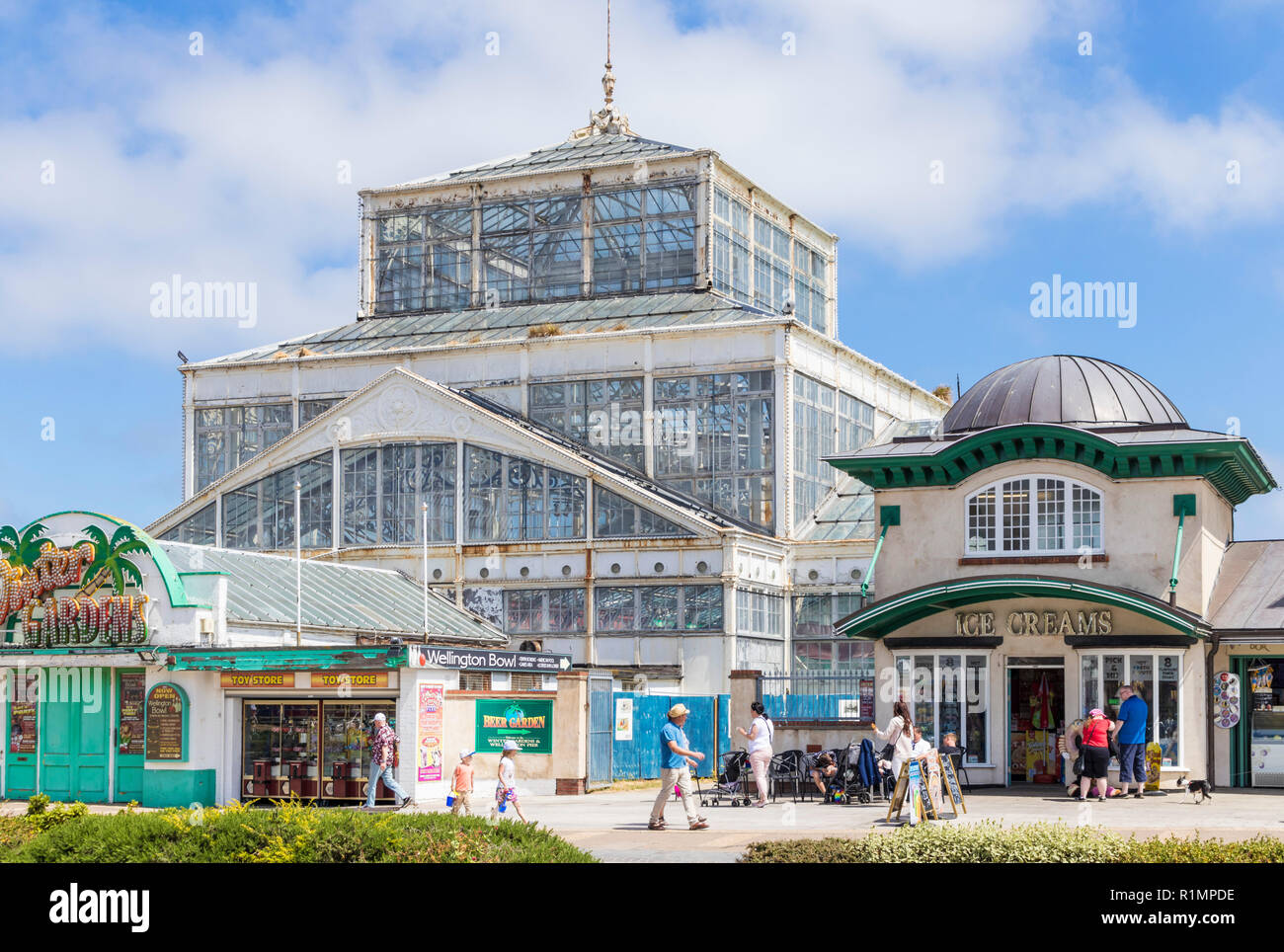 Wellington pier and arcade hi-res stock photography and images - Alamy