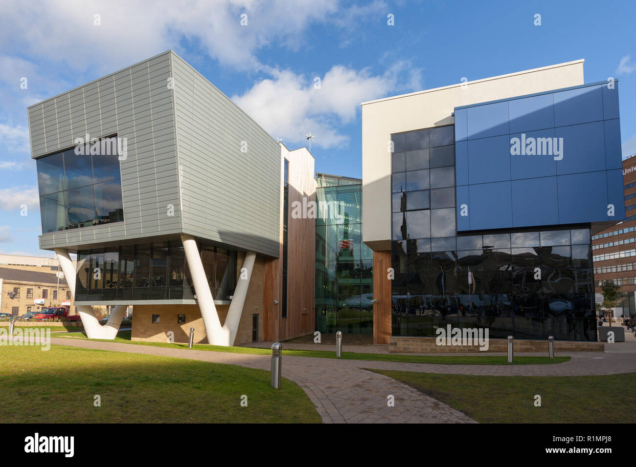 Huddersfield university campus hi-res stock photography and images - Alamy