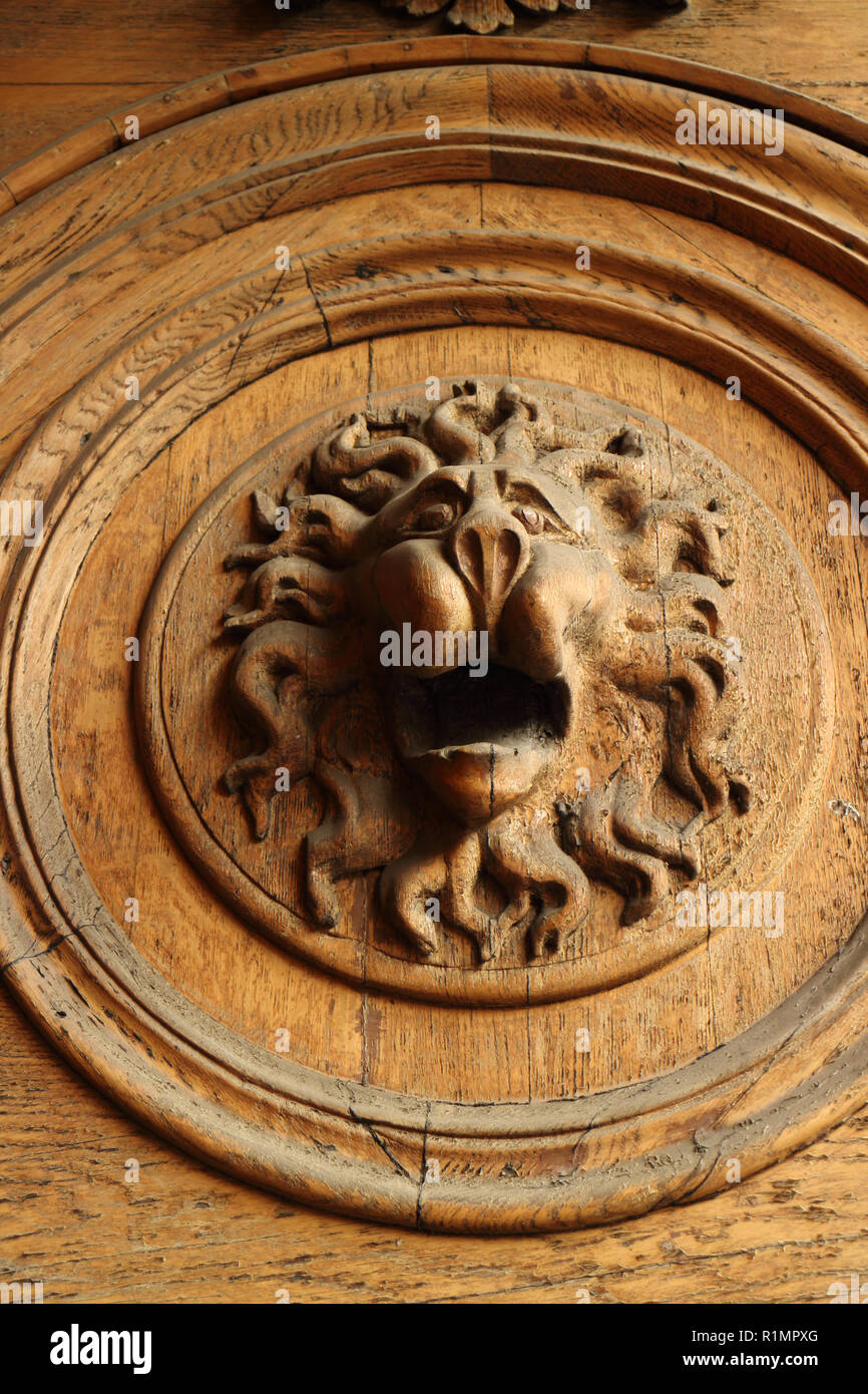 Bas relief lion head hi-res stock photography and images - Alamy