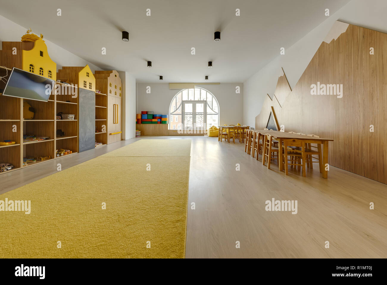 Preschool shelves hi-res stock photography and images - Alamy
