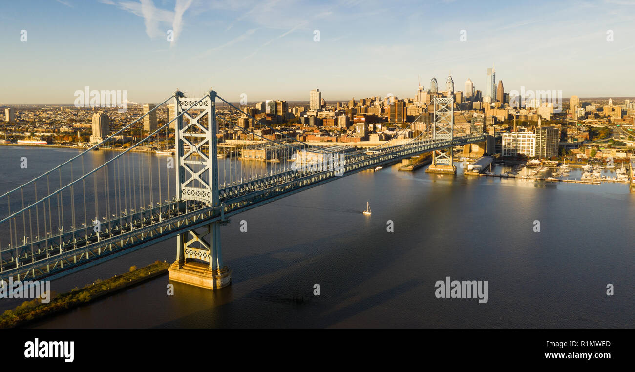 Blue sky over the Benjamin Franklin Bridge into downtown Philadelphia ...