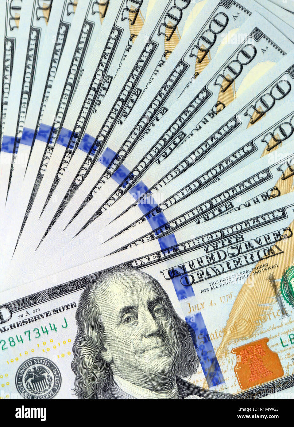 fan of 100 dollar bills Stock Photo - Alamy